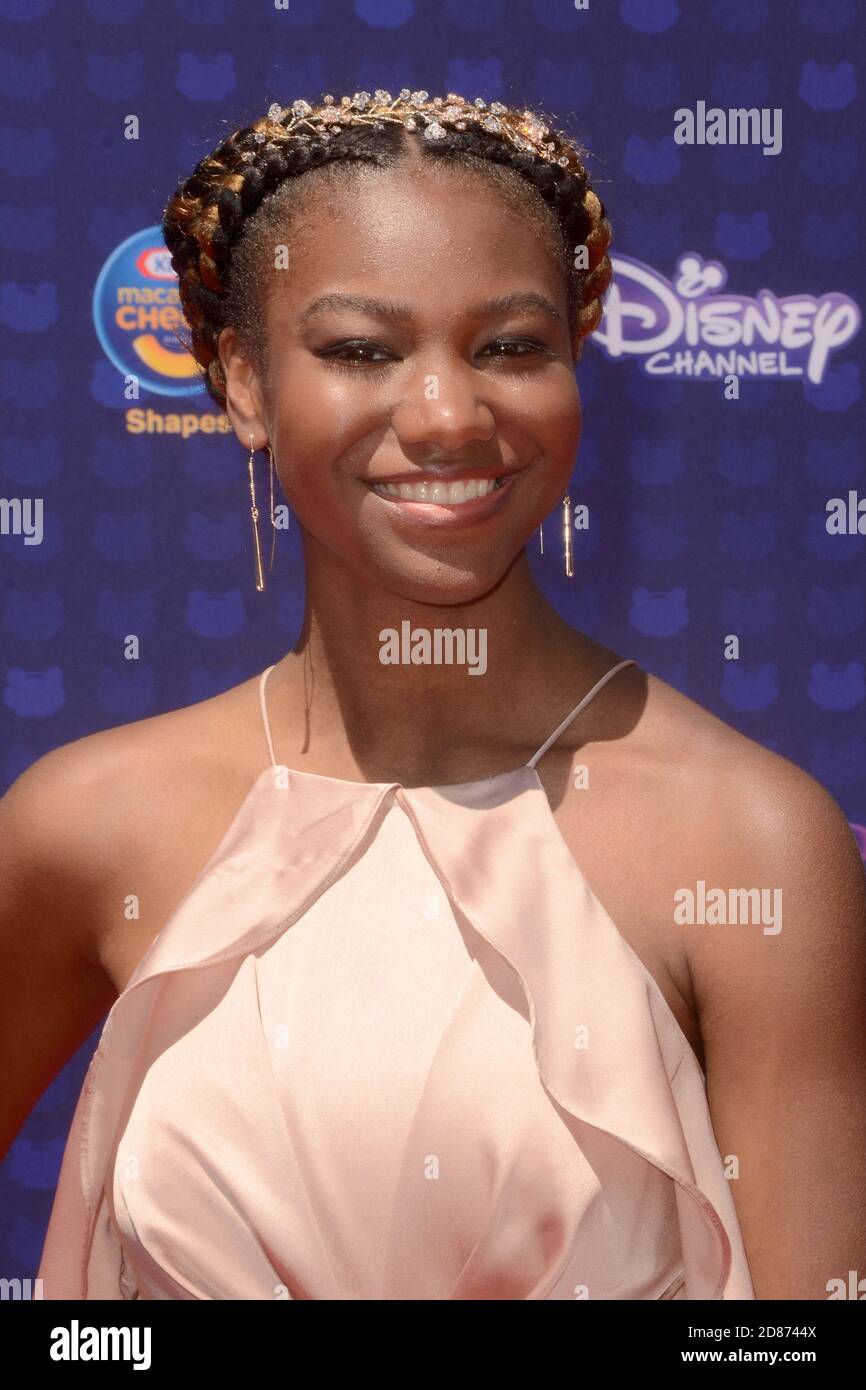 LOS ANGELES - APR 29: Reiya Downs at the 2017 Radio Disney Music Awards ...
