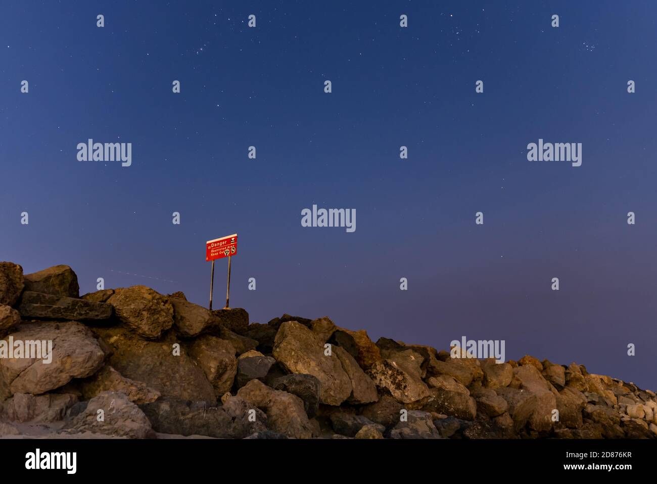 Jetty boulders hi-res stock photography and images - Alamy
