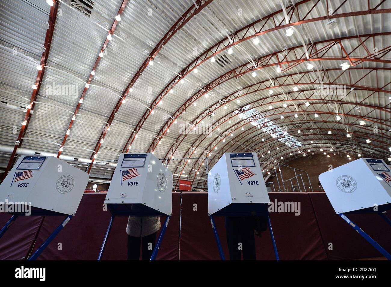 Voting booths 2020 hi-res stock photography and images - Alamy