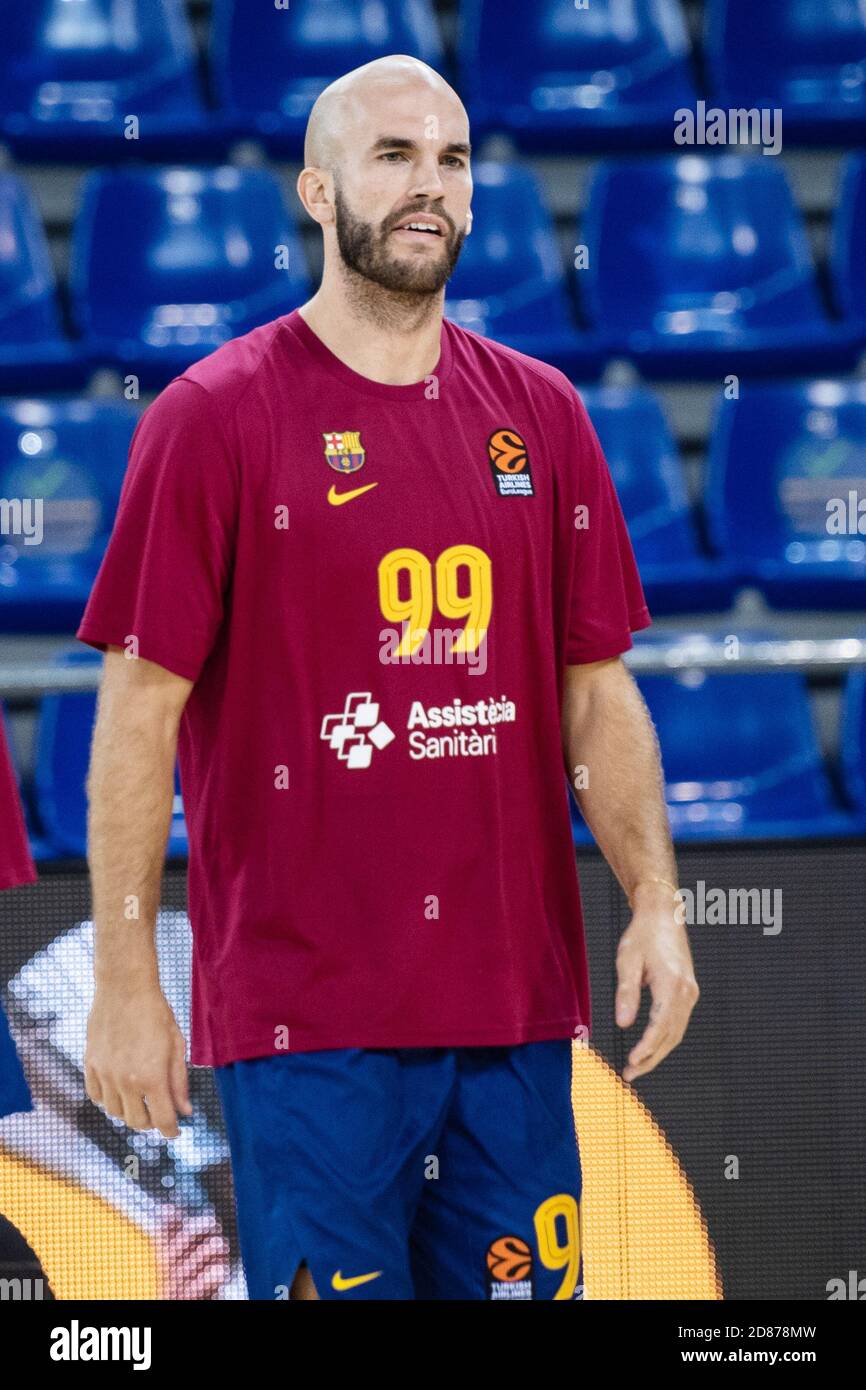 Nick Calathes of FC Barcelona warms up before the Turkish Airlines ...