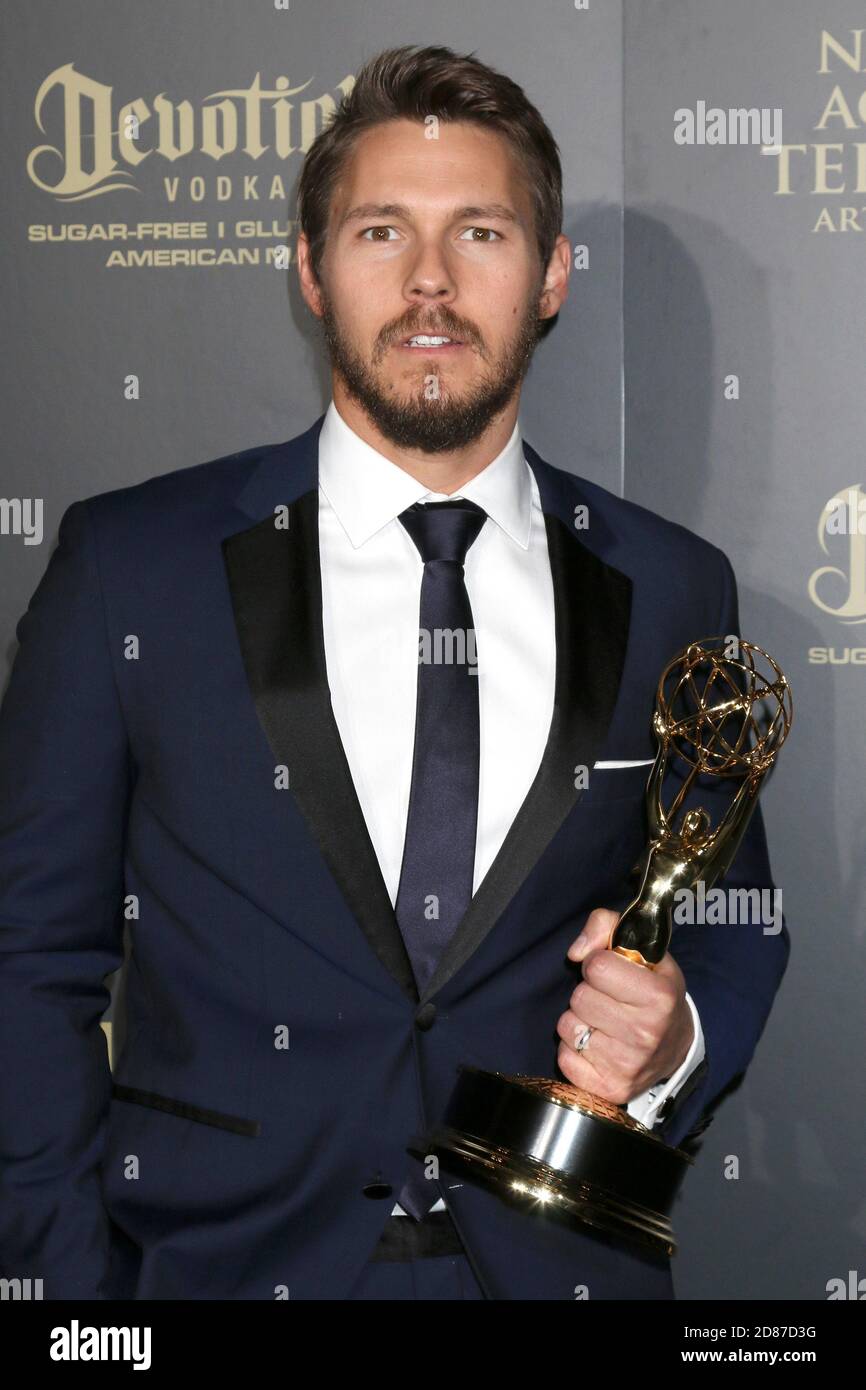 LOS ANGELES - APR 30: Scott Clifton, Outstanding Lead Actor in a Drama ...