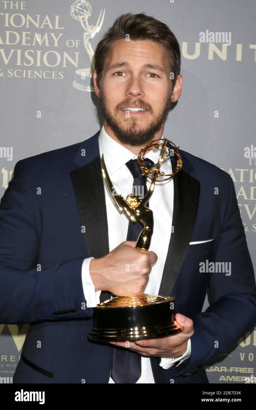 LOS ANGELES - APR 30: Scott Clifton, Outstanding Lead Actor in a Drama ...