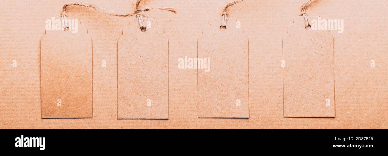 Brown Kraft Paper Gift Tags Stock Photo - Alamy
