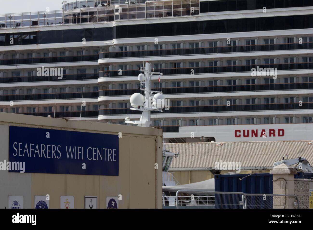 Queen elizabeth terminal hi-res stock photography and images - Alamy