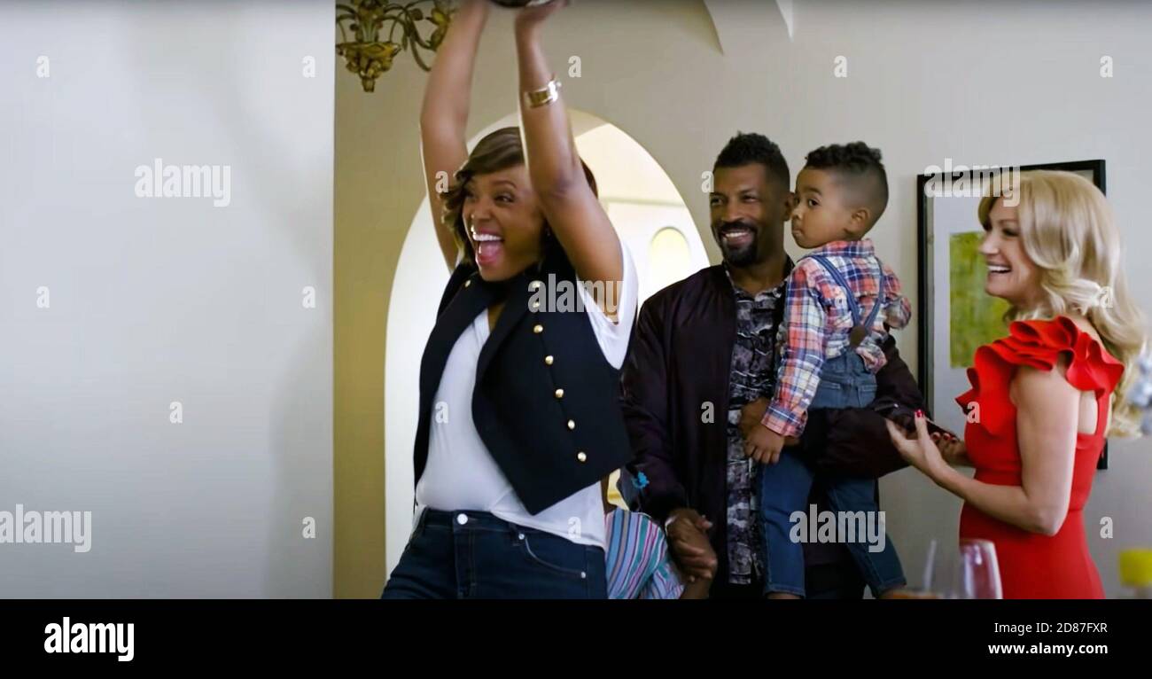 FRIENDSGIVING, adults from left: Aisha Tyler, Deon Cole, Jane Seymour ...