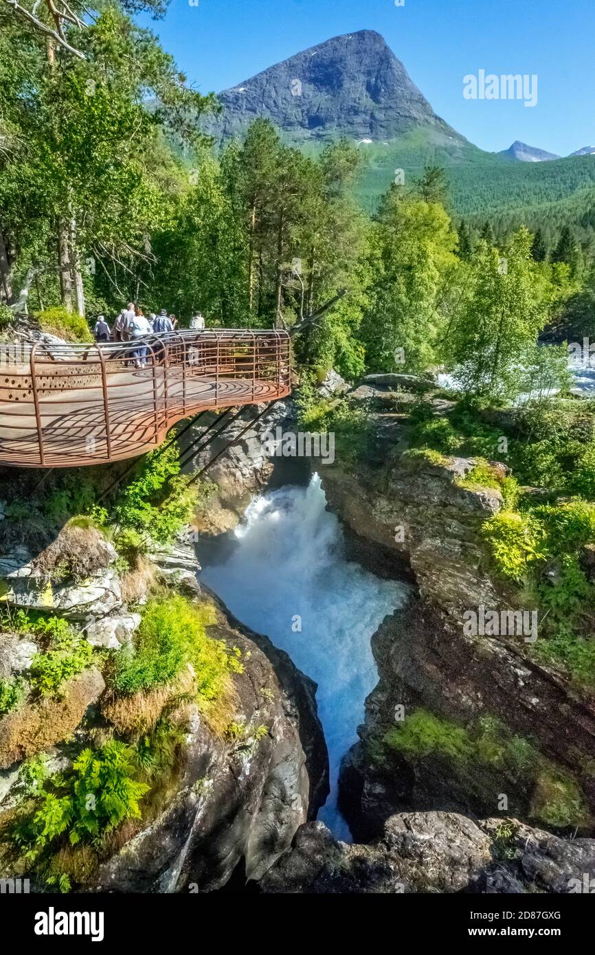 Gudbrandsjuvet Gorge, River Valldøla, Viewing platform with tourists ...