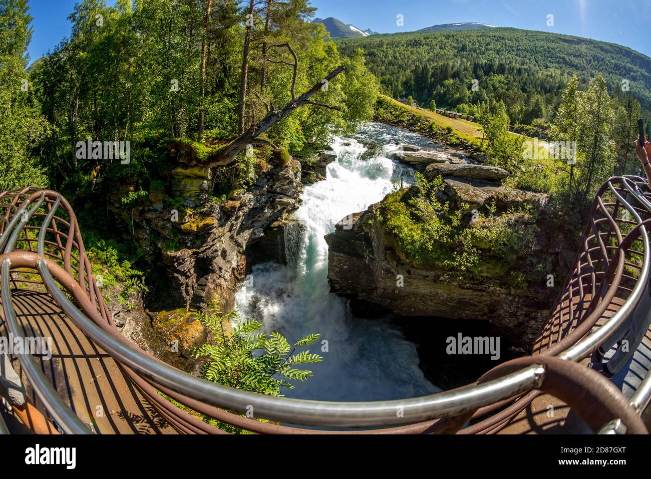 Gudbrandsjuvet Gorge, River Valldøla, Viewing platform with tourists ...