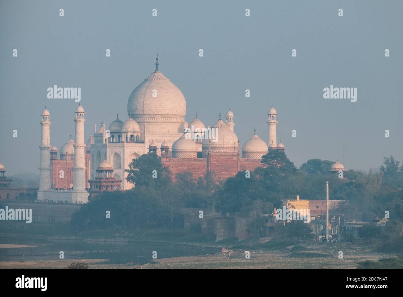 Agra fort yamuna river hi-res stock photography and images - Alamy