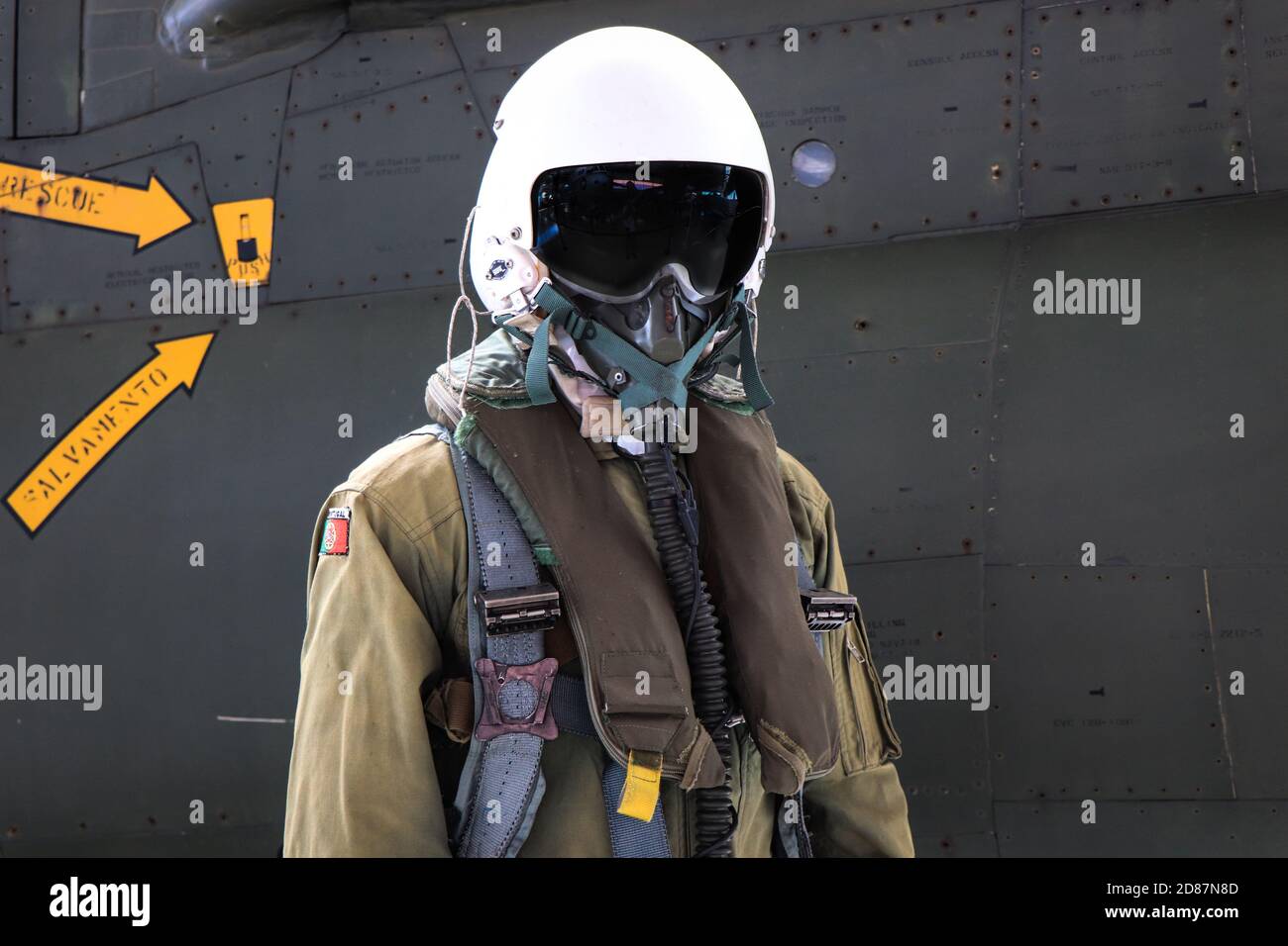Pilot uniform hi-res stock photography and images - Alamy