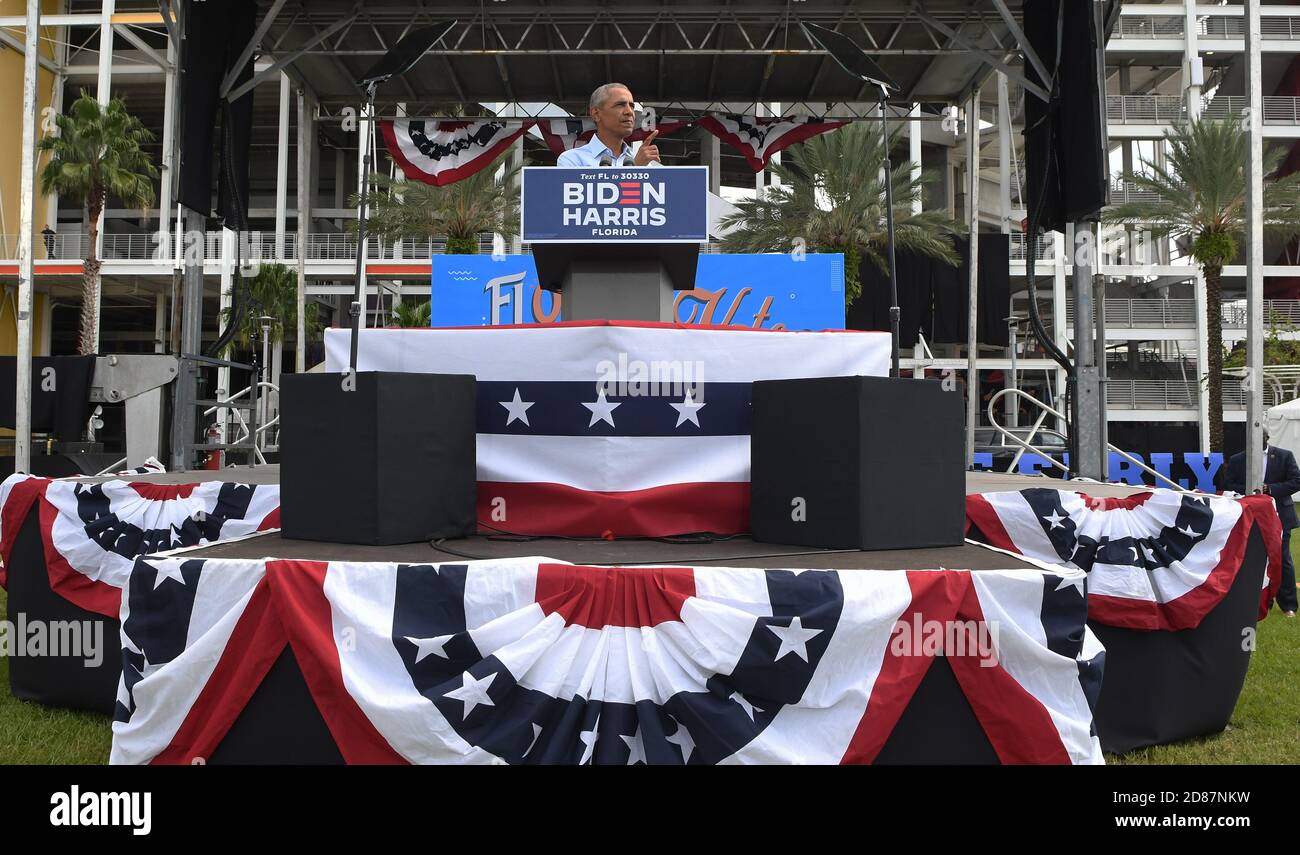Barack Obama speaking during the rally. Former U.S. President Barack ...