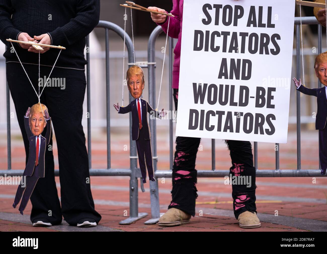 Demonstration of puppet hi-res stock photography and images - Alamy