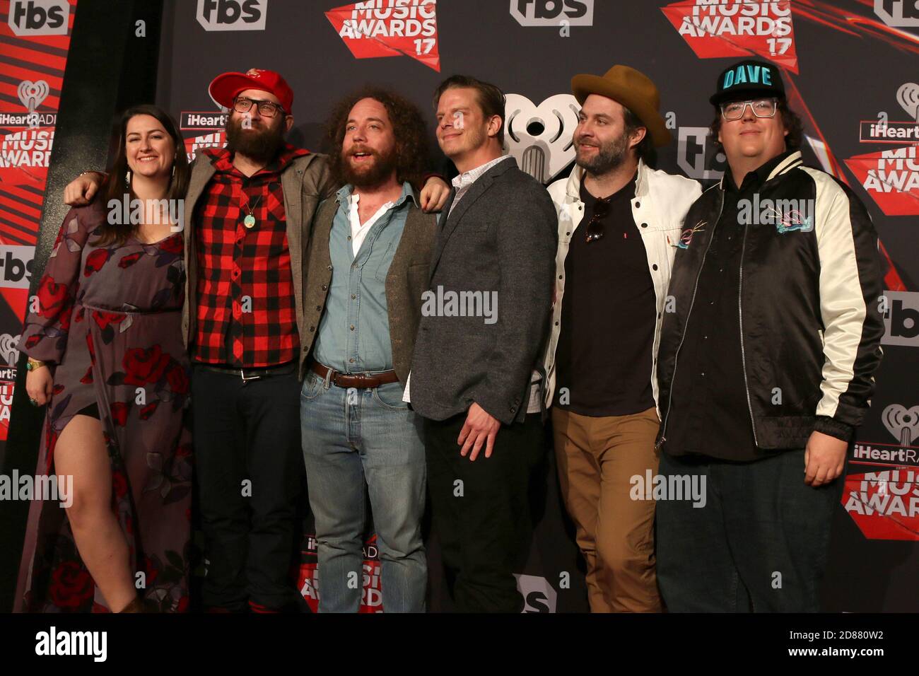 LOS ANGELES - MAR 5: The Strumbellas, Isabel Ritchie, Simon Ward ...
