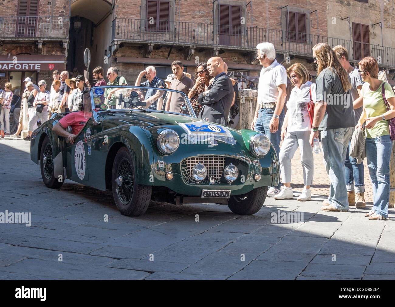 Calendar car images hi-res stock photography and images - Alamy