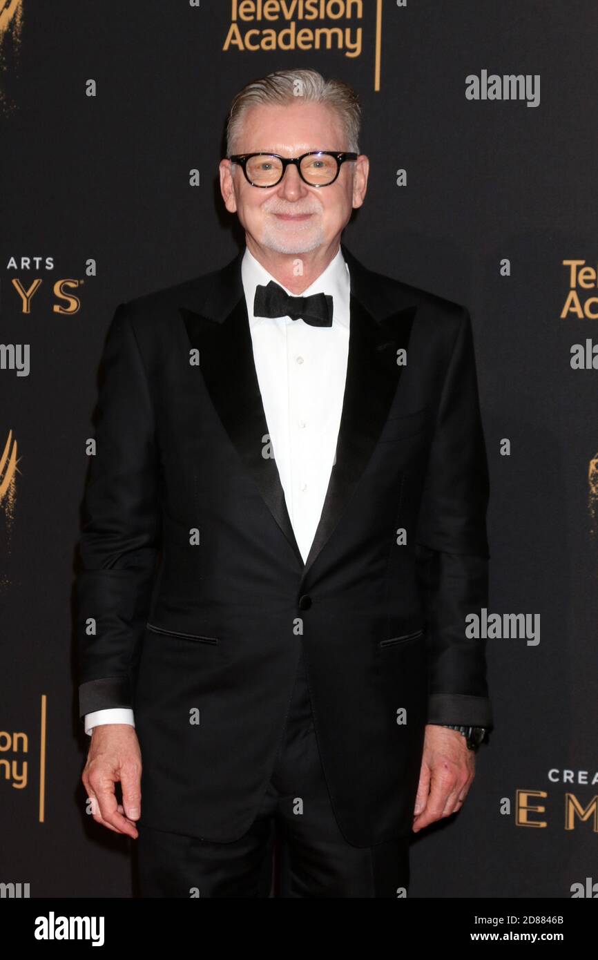 LOS ANGELES - SEP 10: Warren Littlefield at the 2017 Creative Arts Emmy ...