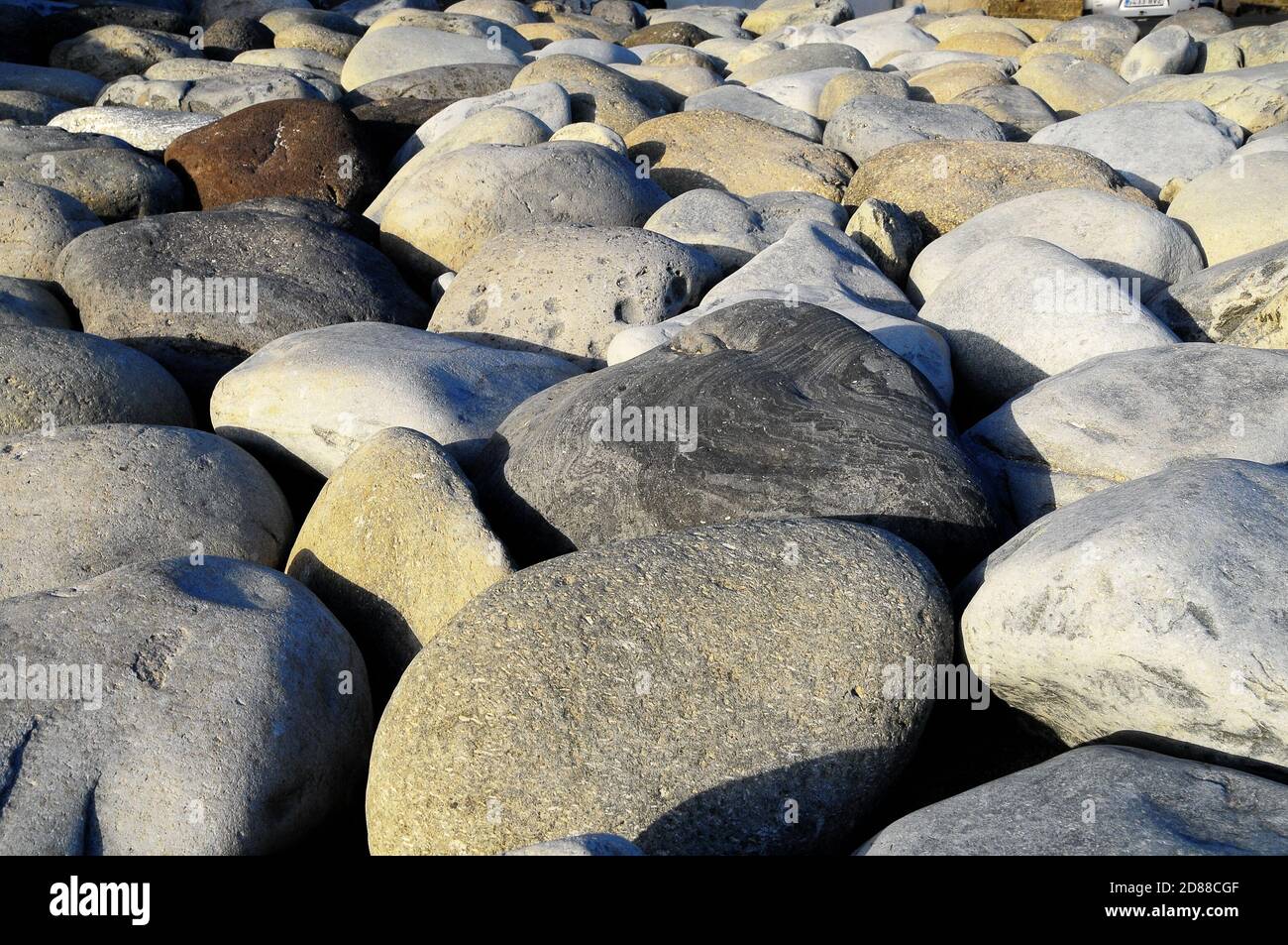 Water smoothed round stones hi-res stock photography and images - Alamy