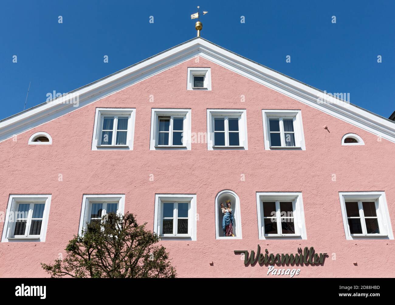 Rosa fassade hi-res stock photography and images - Alamy