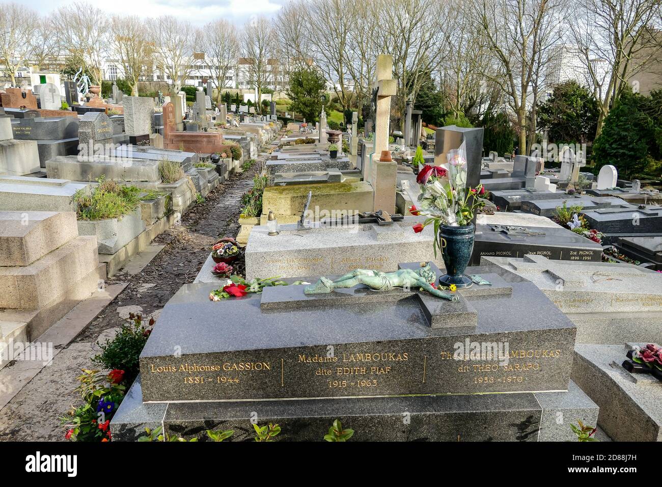 Cimetiere du Pere Lachaise typical french cemetery, Photo image a ...