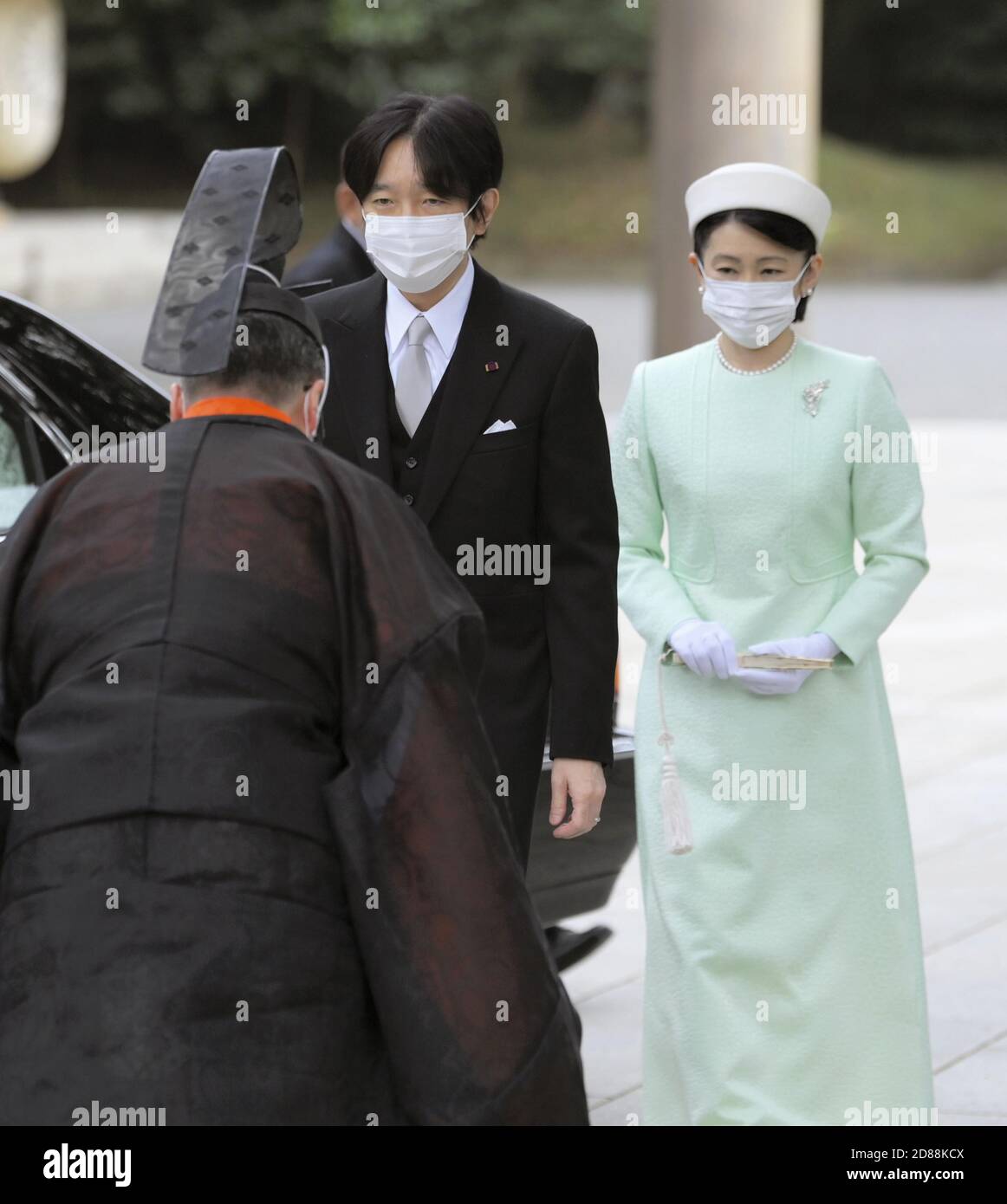 Japanese Crown Prince Fumihito (C) and his wife Crown Princess Kiko ...