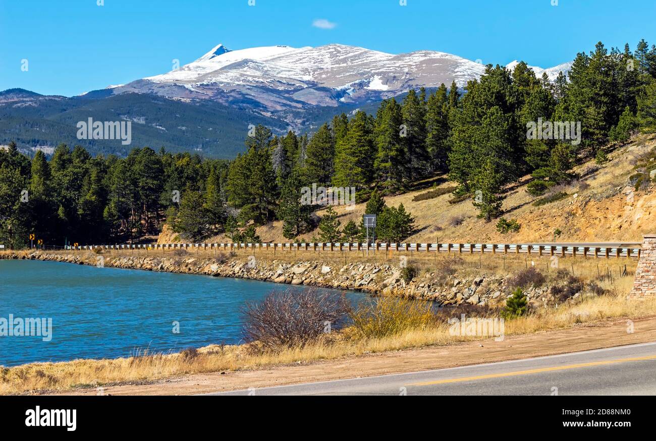 Beautiful landscape with blue lake and mountains in Colorado,America ...
