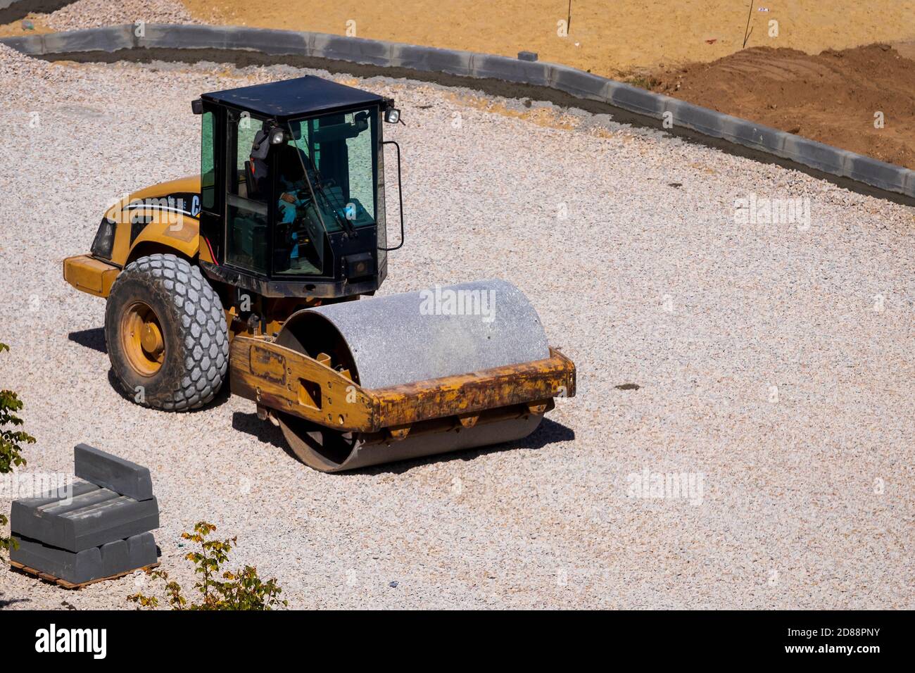 Asphalt placing machine hi-res stock photography and images - Alamy
