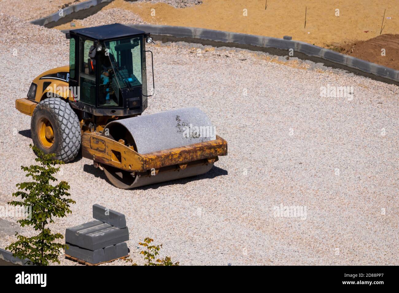 Asphalt placing machine hi-res stock photography and images - Alamy