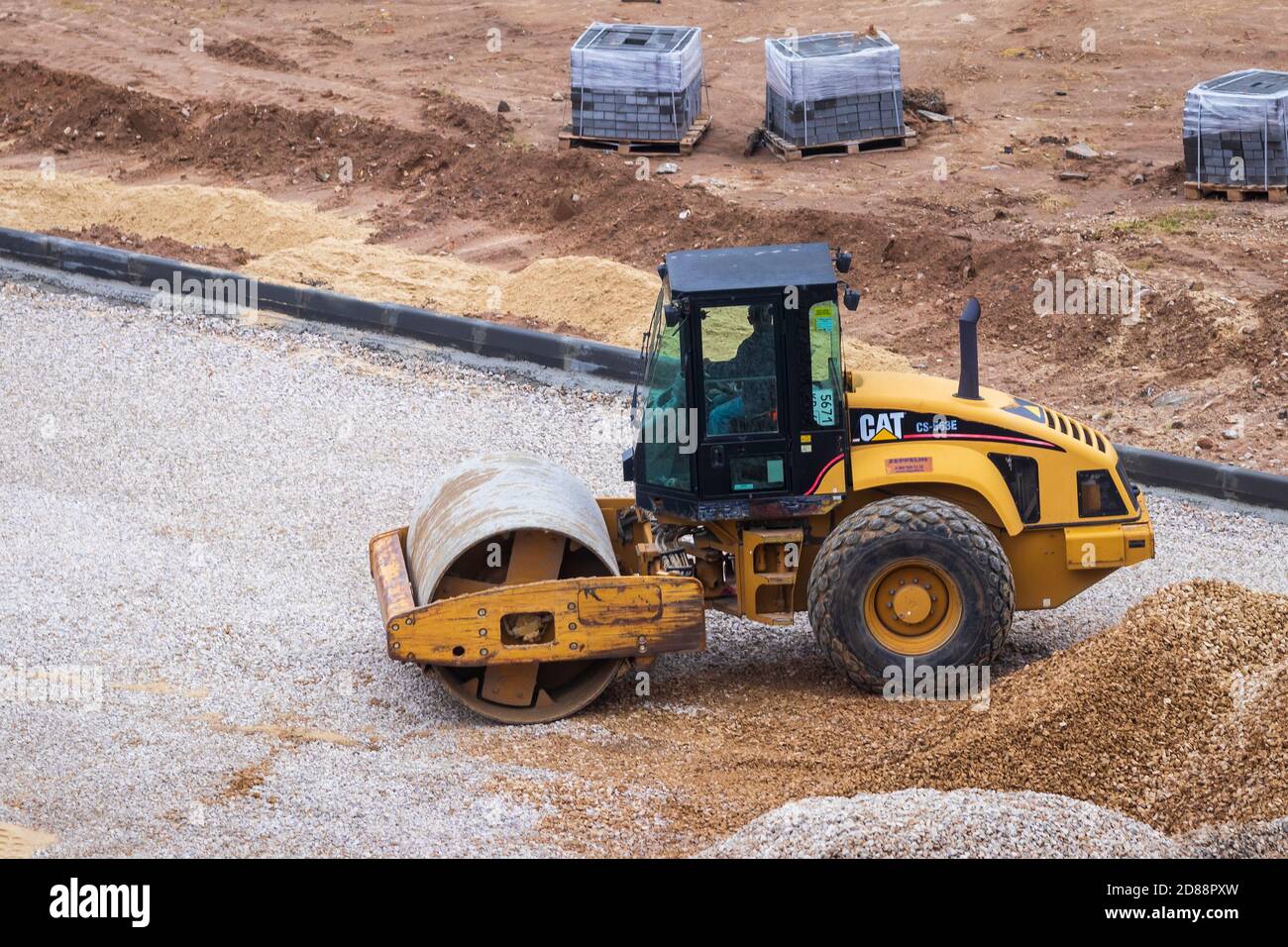 Asphalt placing machine hi-res stock photography and images - Alamy