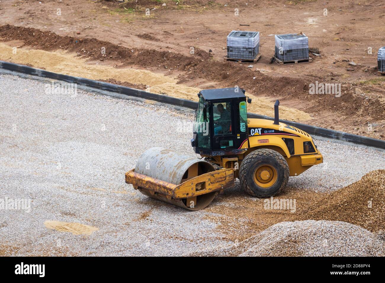 Asphalt placing machine hi-res stock photography and images - Alamy