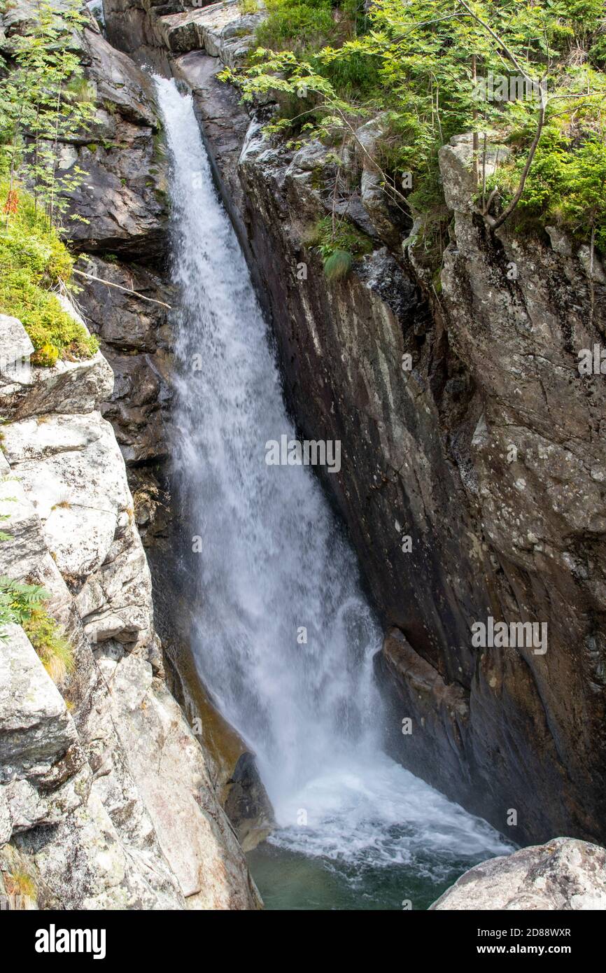 Tall rocks hi-res stock photography and images - Alamy