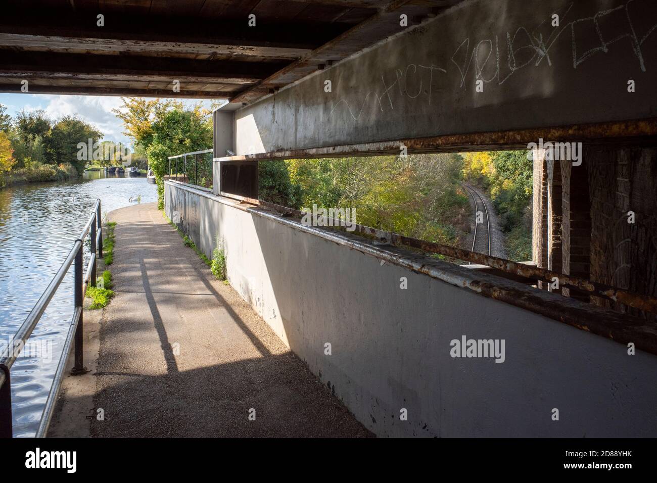 Three bridges london hi-res stock photography and images - Alamy