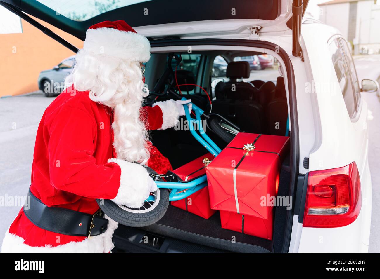 Open glove box car hi-res stock photography and images - Alamy