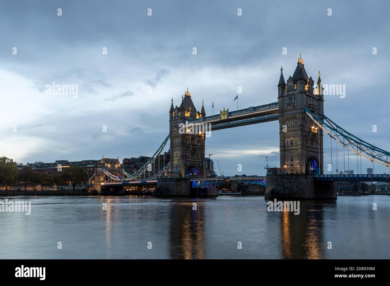 Tower Bridge, London early in the morning Stock Photo - Alamy