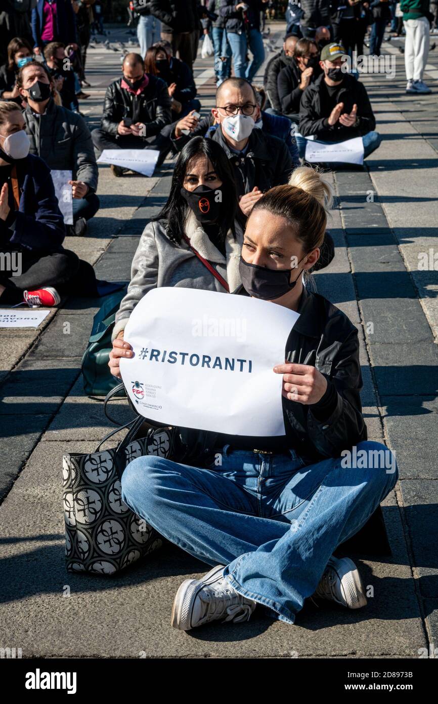 Ristoranti milano hi-res stock photography and images - Alamy