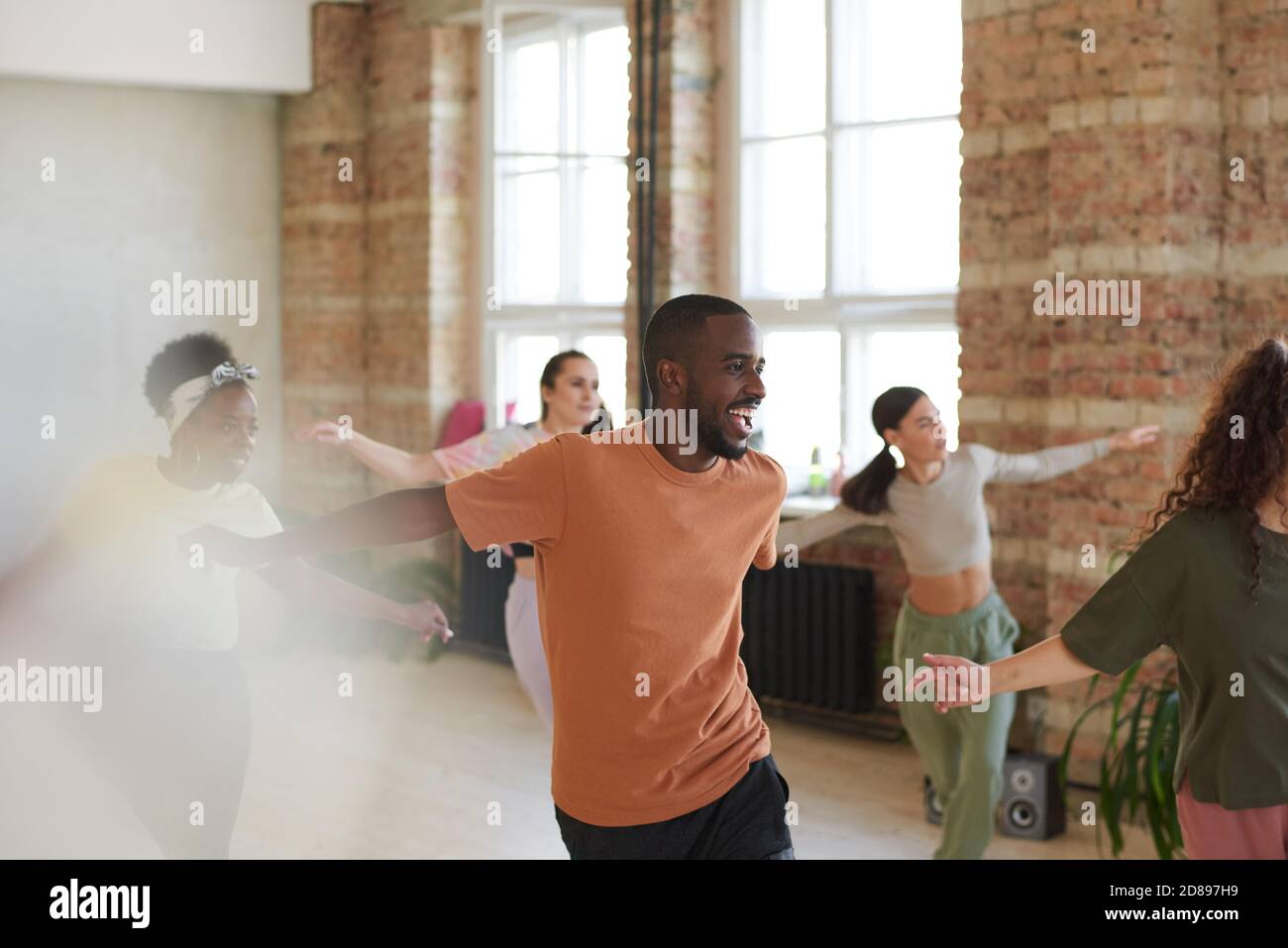 African man dancing hi-res stock photography and images - Alamy