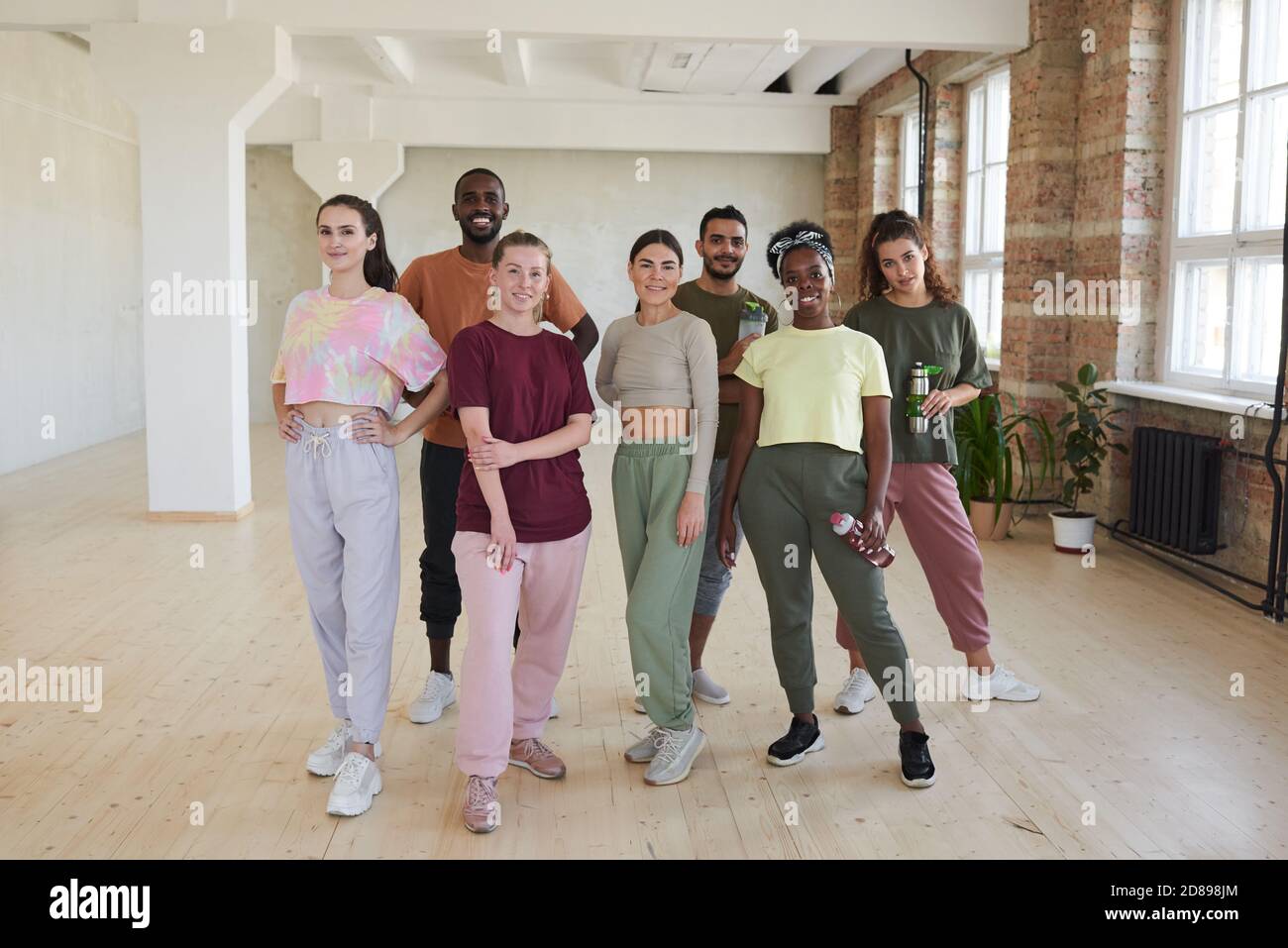 Multiethnic group of dancers hi-res stock photography and images - Alamy