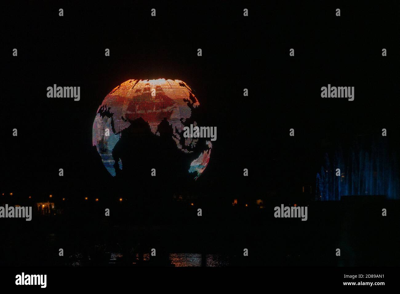 The globe centrepiece to the EPCOT fireworks display at Disney World ...