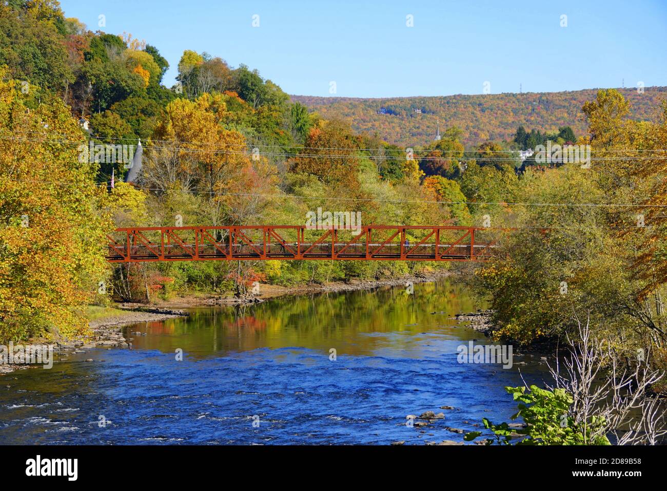 Striking colors of fall foliage near Lehigh River, Jim Thorpe ...