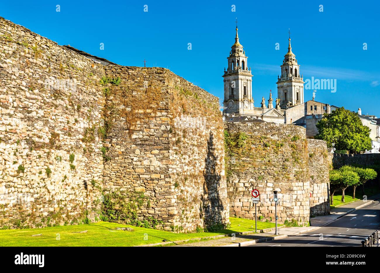 Lugo city walls hi-res stock photography and images - Alamy