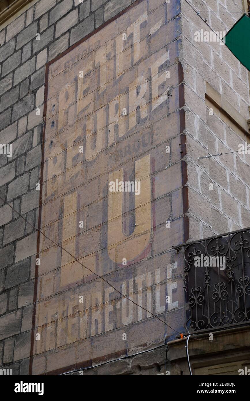 Small bu hi-res stock photography and images - Alamy