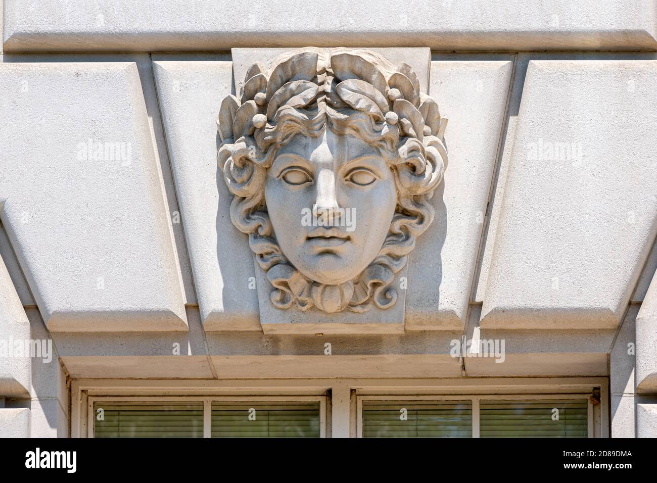 William jefferson clinton building hi-res stock photography and images ...