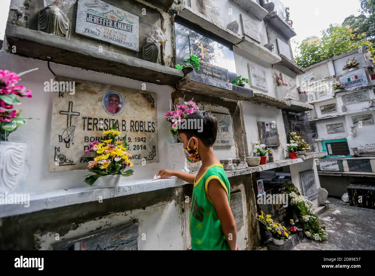 Philippine cemetery hi-res stock photography and images - Alamy