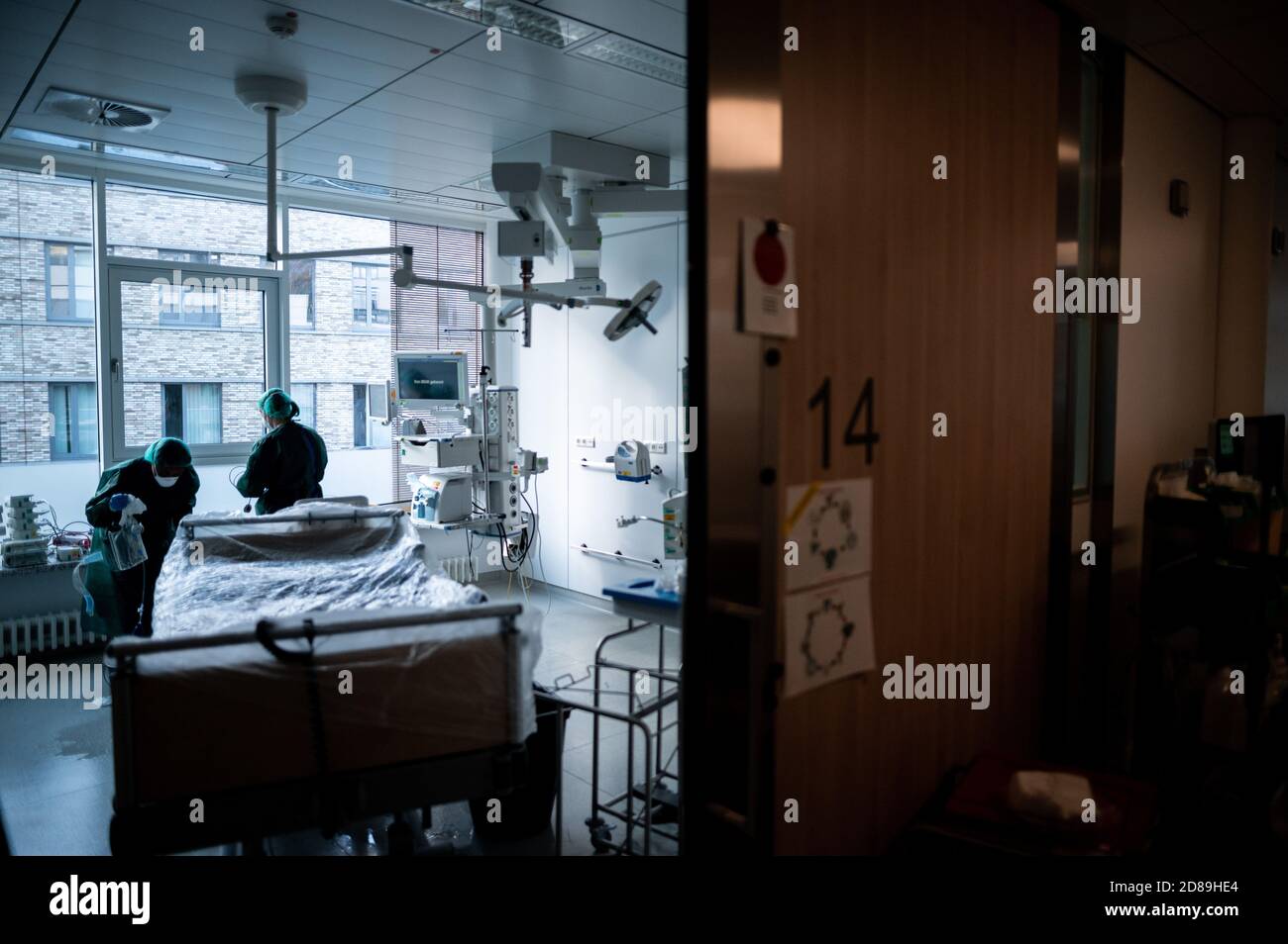 Essen, Germany. 28th Oct, 2020. One room is cleaned and disinfected ...