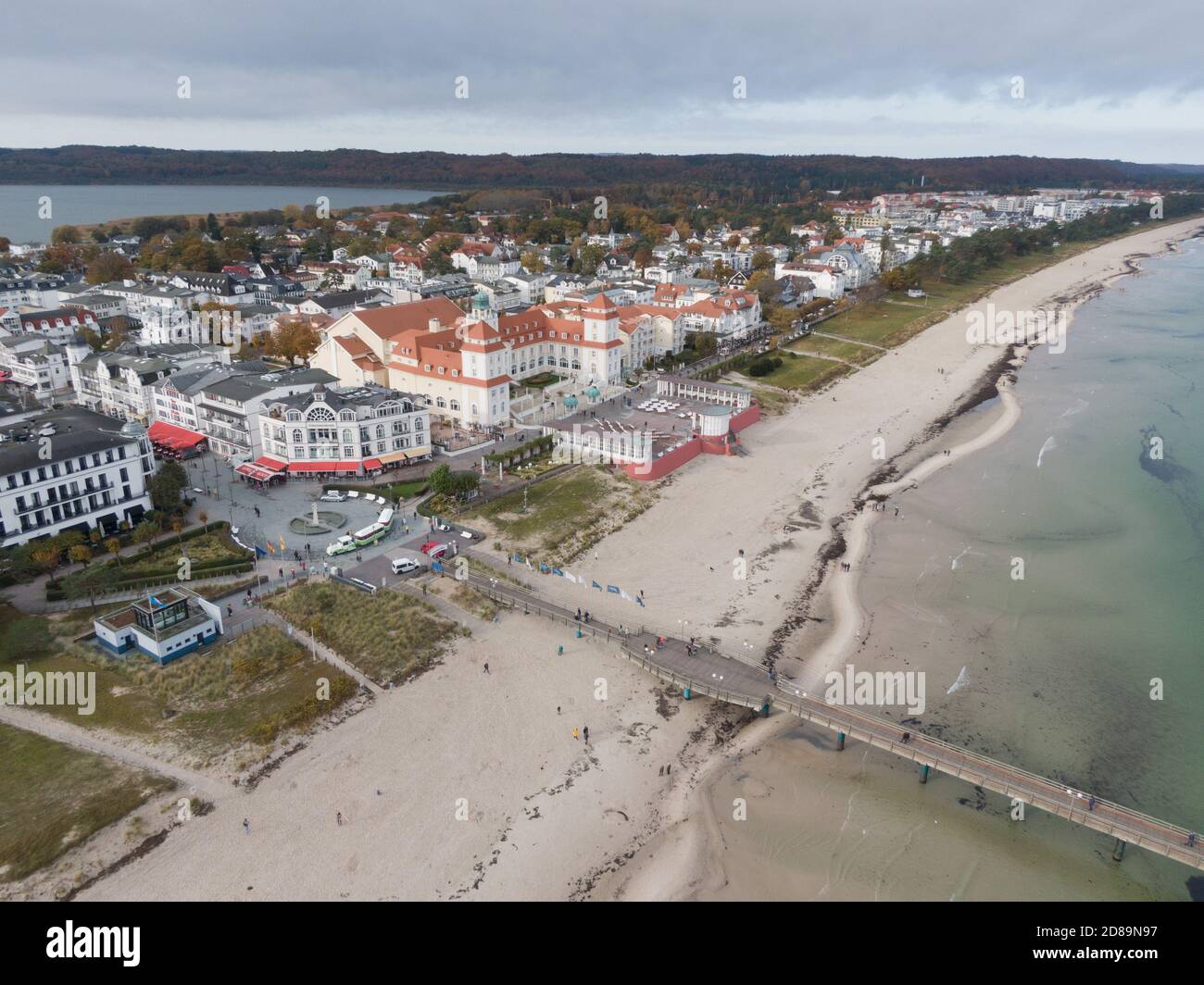 Binz, Germany. 28th Oct, 2020. Walkers walk on the beach in the Baltic ...
