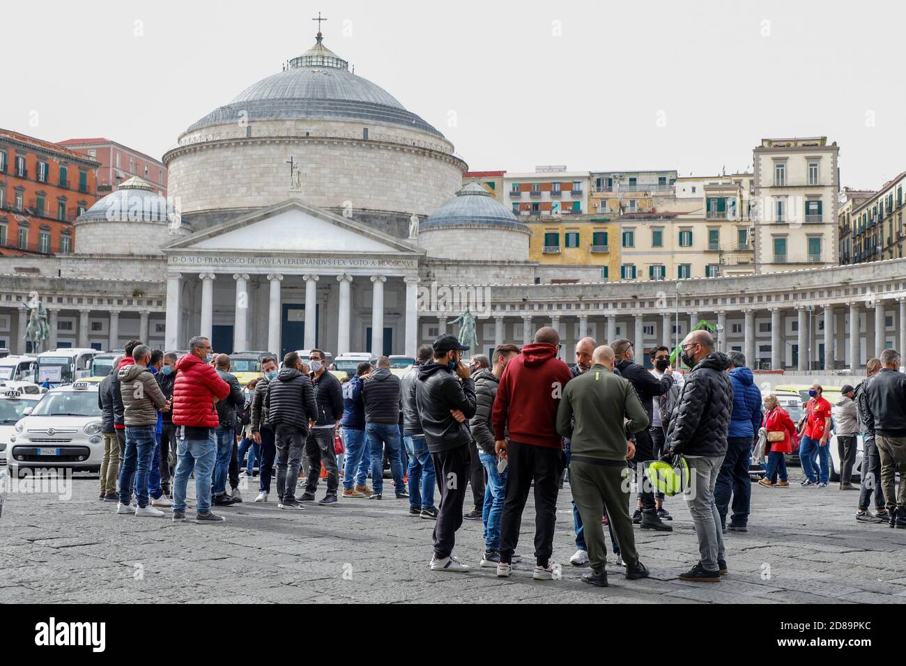 Naples, Campania, Italy. 28th Oct, 2020. 28/10/2020 Naples, workers in ...