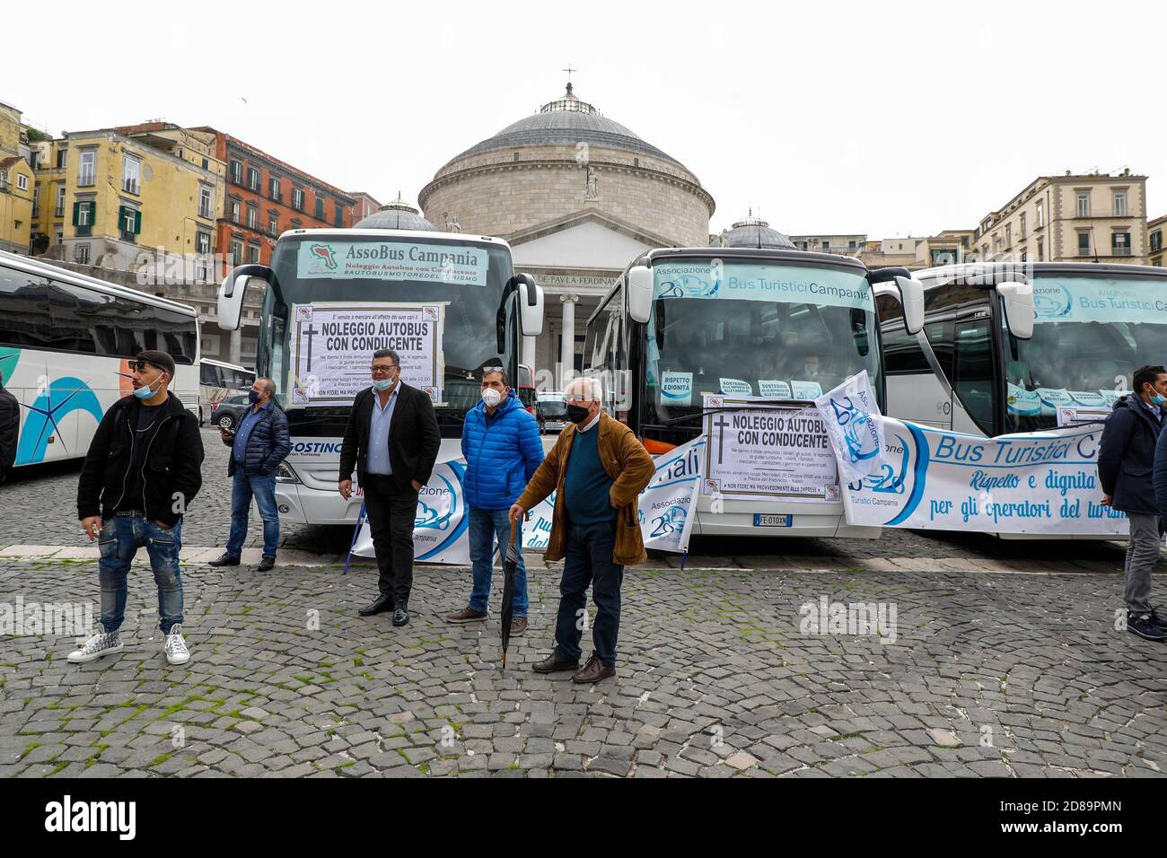 Naples, Campania, Italy. 28th Oct, 2020. 28/10/2020 Naples, workers in ...