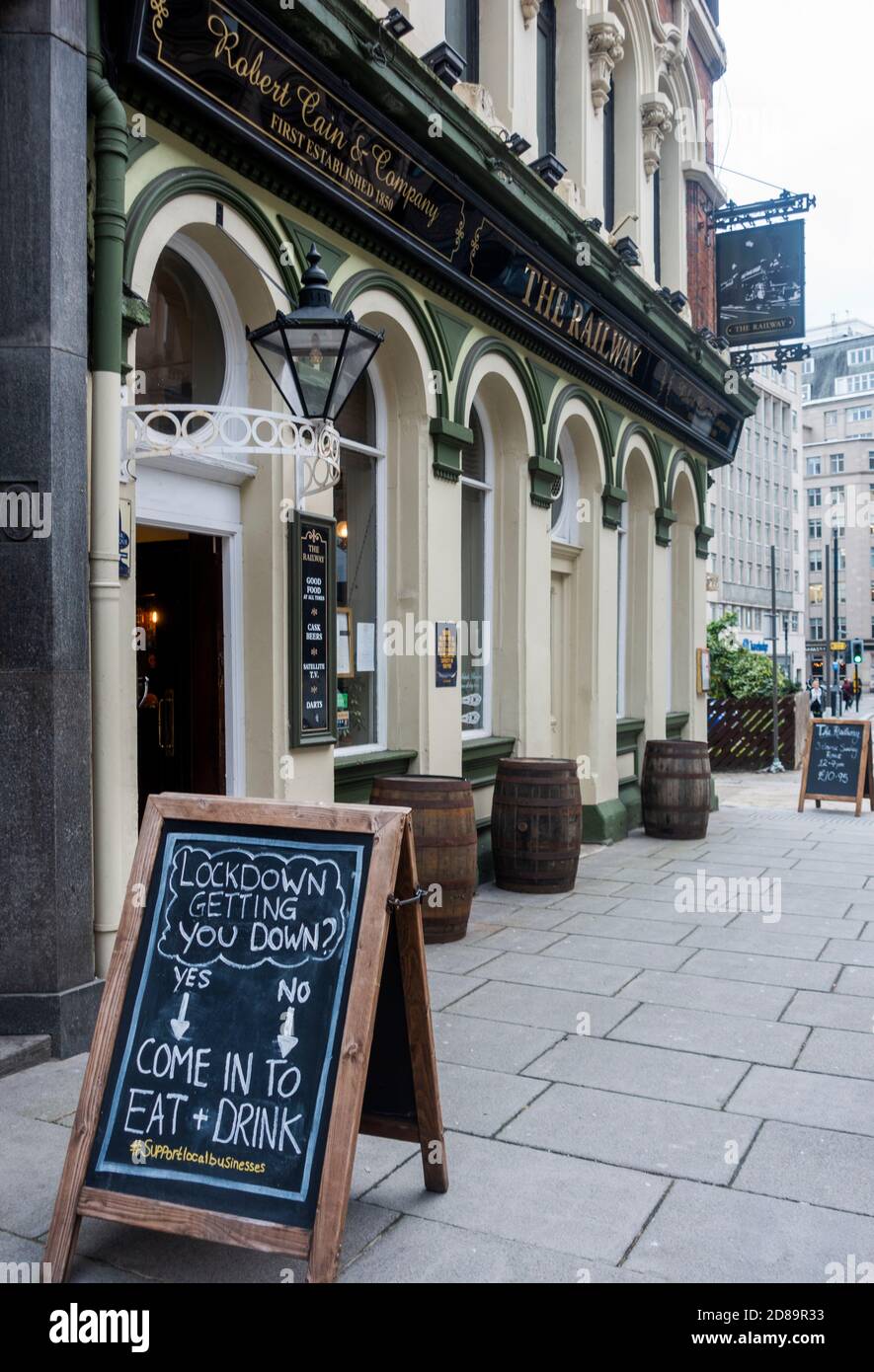 Pub sign railway hi-res stock photography and images - Alamy