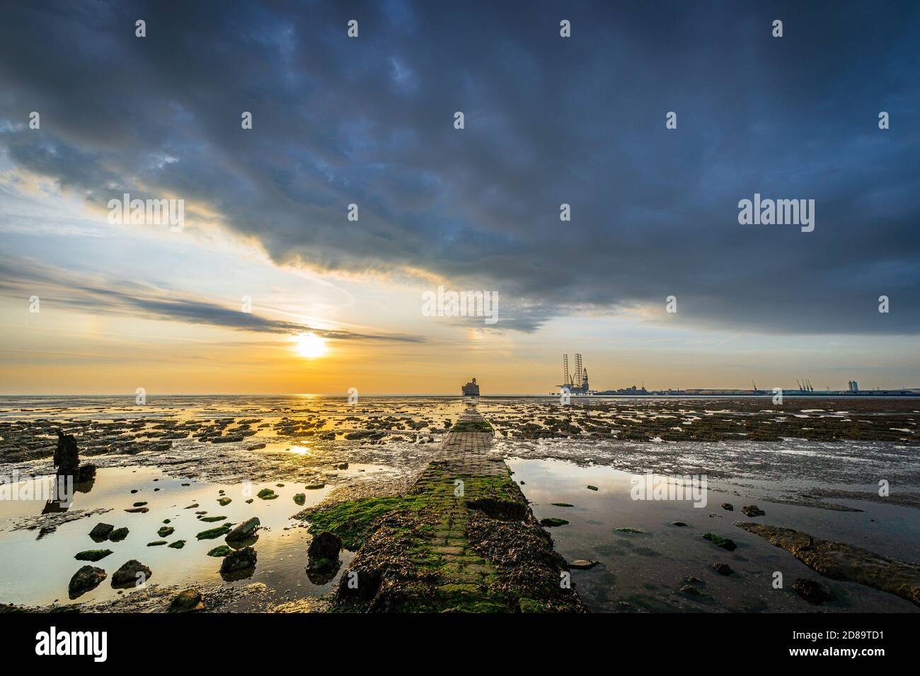 Grain Tower Battery at The Isle Of Grain with the Prospector 1 oil ...