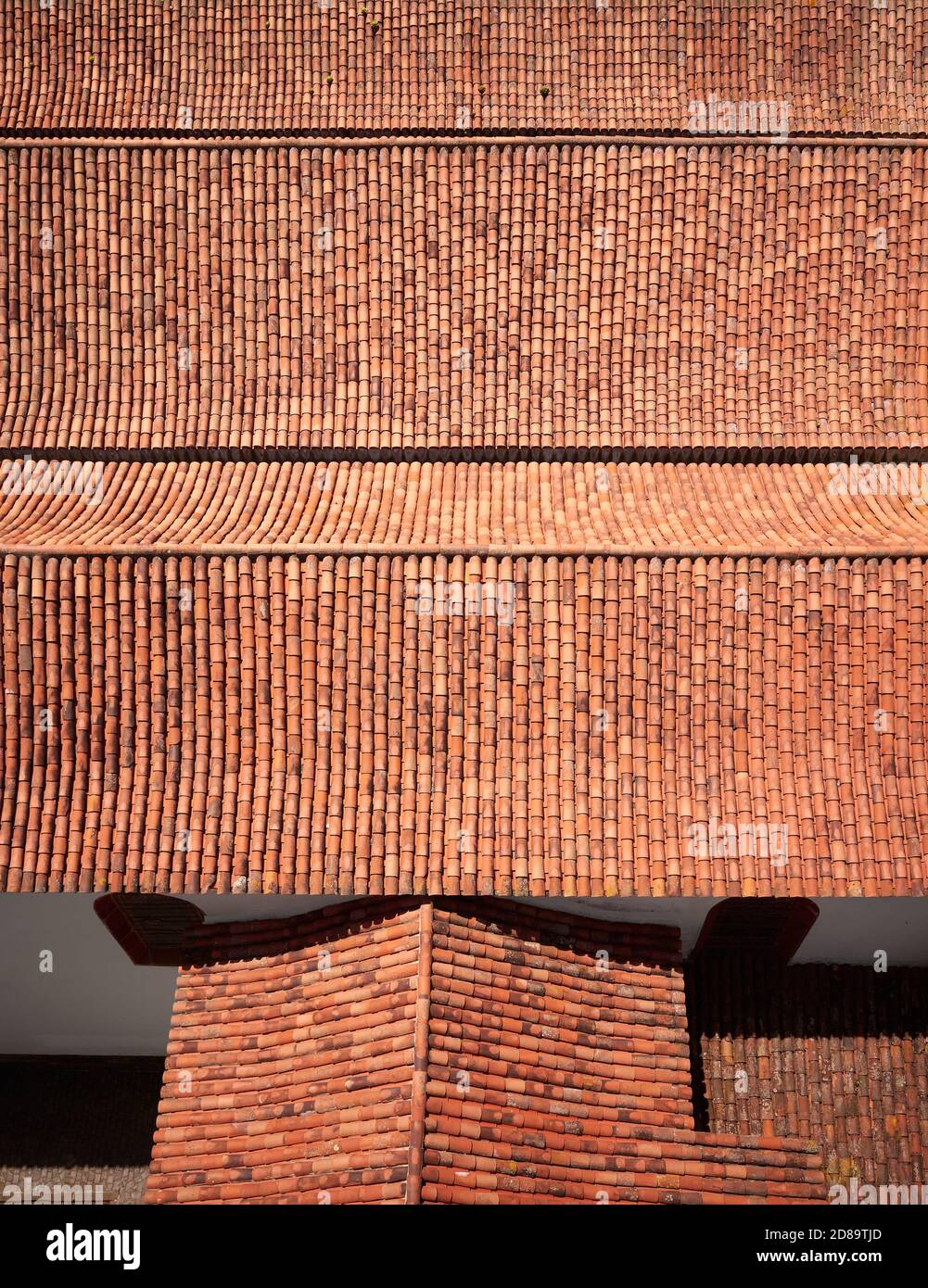 House clay roof tile hi-res stock photography and images - Alamy