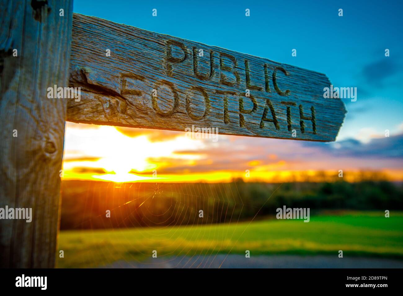 Footpath sign hiking hi-res stock photography and images - Alamy