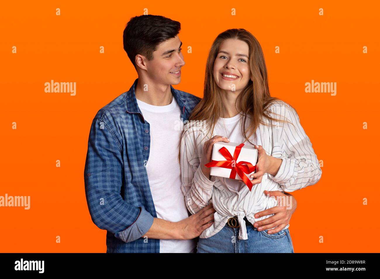 Couple surprise holiday hi-res stock photography and images - Alamy