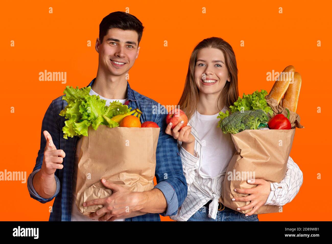 Millennial couple hi-res stock photography and images - Alamy